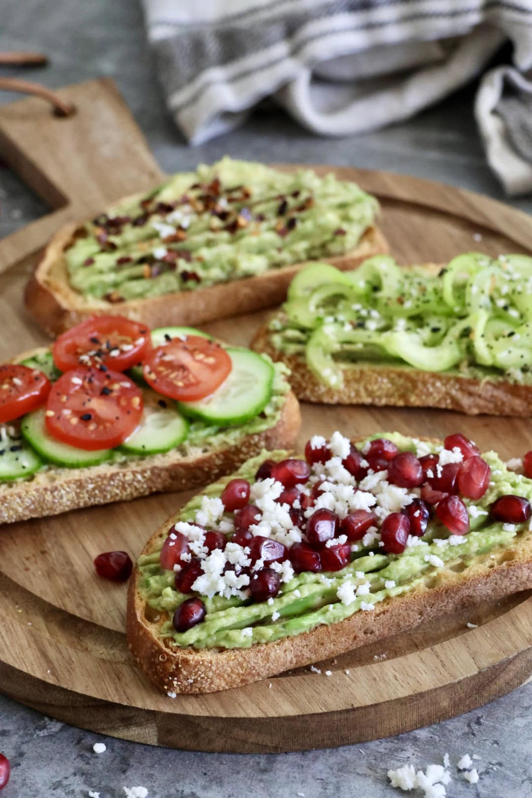 Easy Avocado Toast Recipe (+5 Gourmet Variations!)